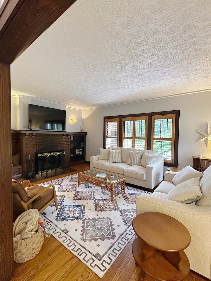 Charming 3br – Walk To Downtown! - Lafayette