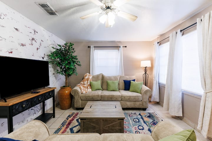 The Nest | Stylish Home Near Ttu & Hospitals - Lubbock