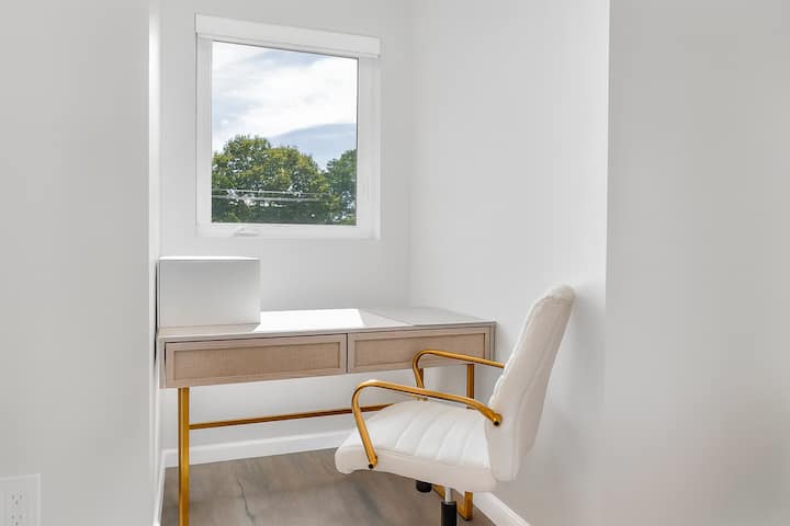 Prime Yale Location |Wifi | Wooster Square|parking - New Haven, CT