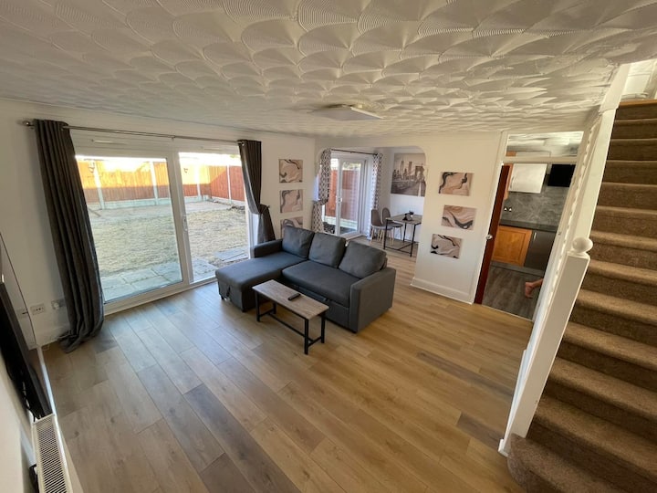 Lovely House In A Very Good Location! - Colchester