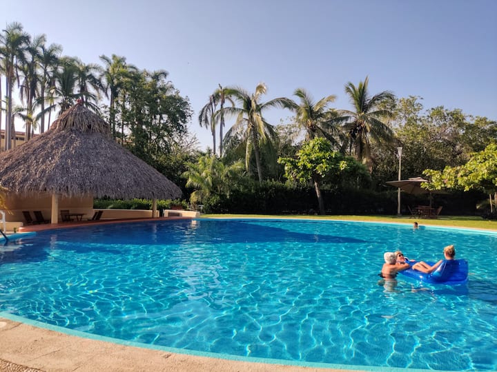 Sunset Mood: 24/7 Security | Pool | Golf - Ixtapa Zihuatanejo