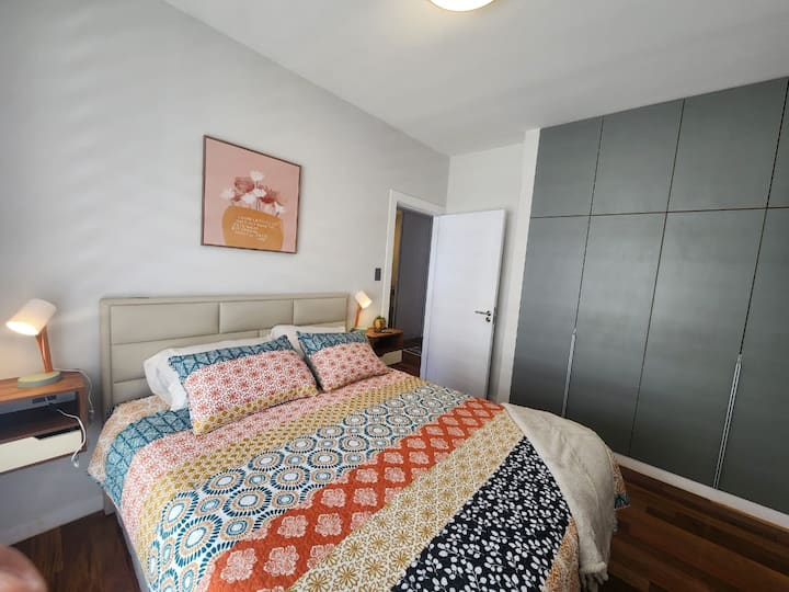 Dpto. úLtimo Piso Frente De La Embajada Americana - La Paz