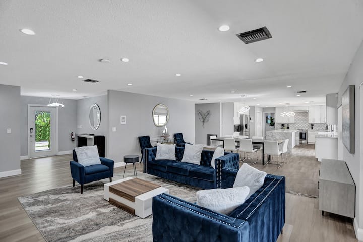 7br Stay | Pool, Jacuzzi, Cinema - Fort Lauderdale, FL