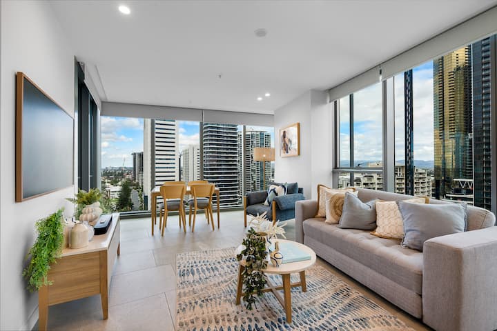 New Ocean View 1br | Pool, Parking & Walk To Beach - Broadbeach