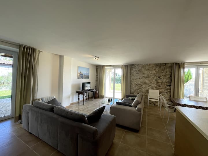 Appartement Rez-de-chaussée. - Bram