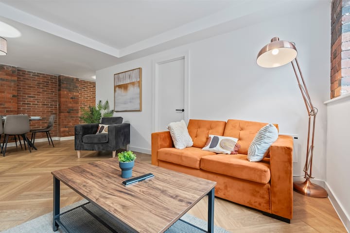 Spacious City Haven | Canal Views | City Centre - Birmingham