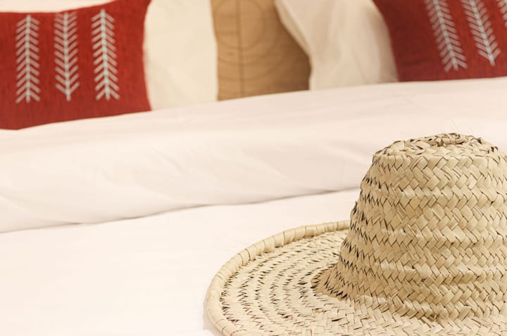 همزة 103 - Medina