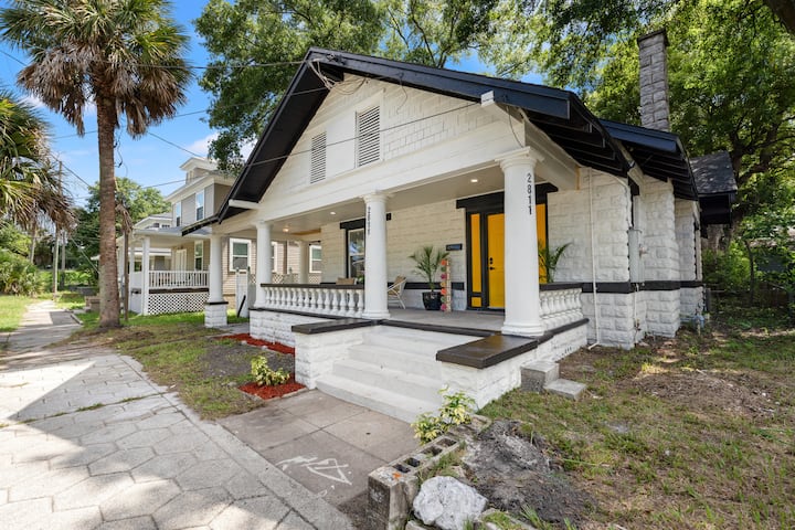 Mid-term Stay 3br 2 Bath, Cats And Dogs Welcome - Jacksonville, FL