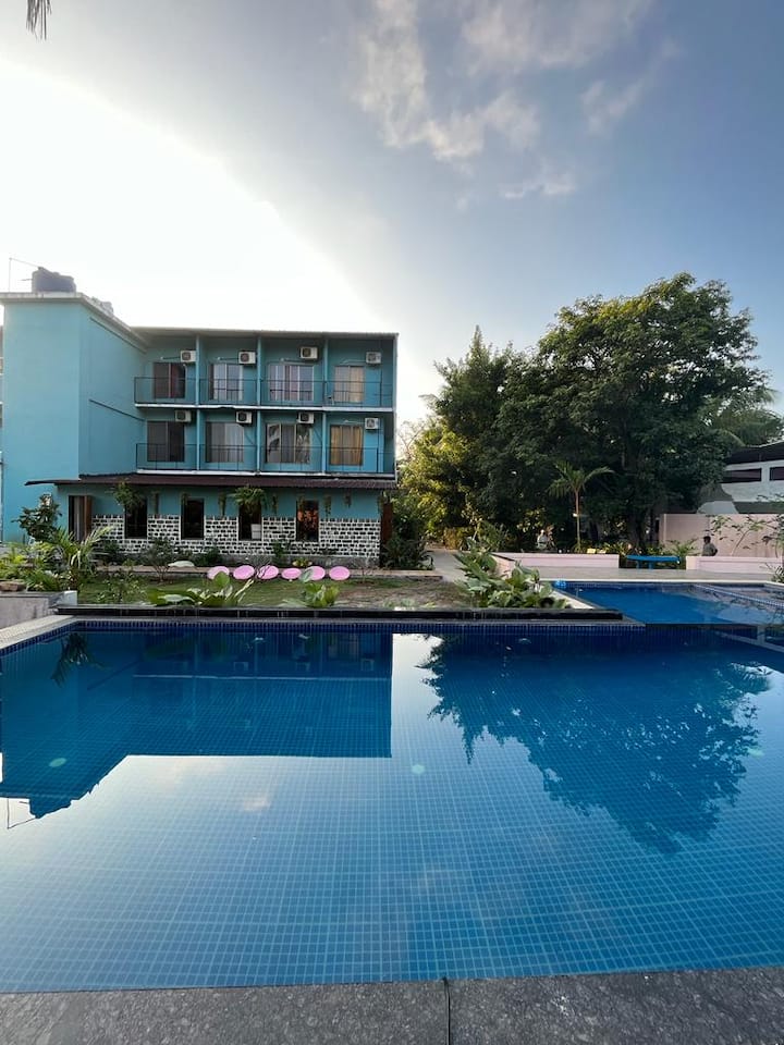 The Blue Sky Group Room - Jumbo - Alibag