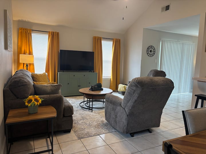 Lion's Den Unit In Hammond, Blocks From Slu - Hammond, LA