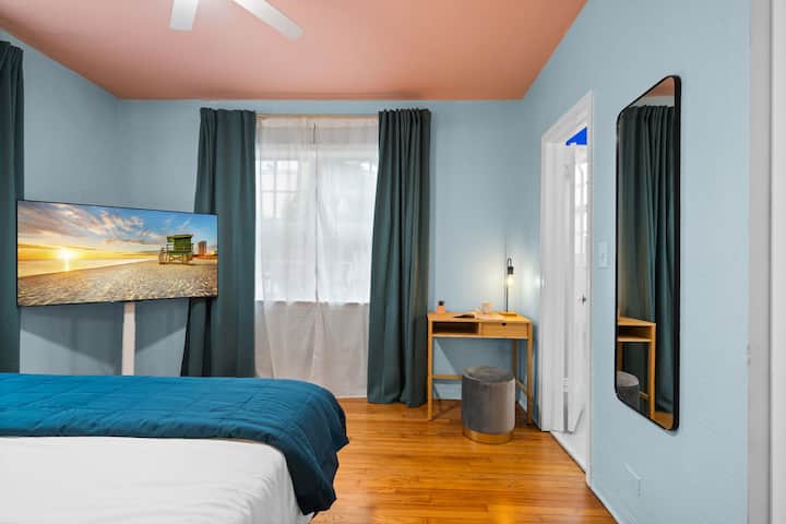 #12 Kingbed Ensuitebath Steps>beach Petsok *Corner - Surfside, FL