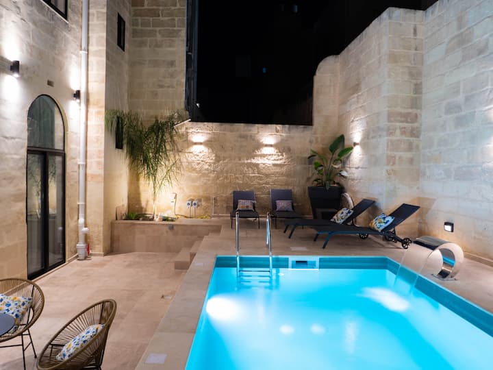 Villa Luma: With Heated Pool, Jacuzzi, Gym, Sauna - Malta