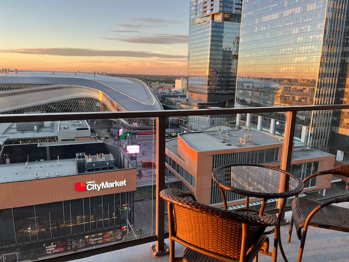 Upscale Condo In The Heart Of The Ice District - Edmonton