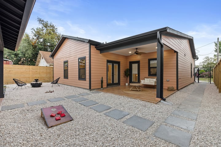 Desert Rose Dream Home - Houston, TX