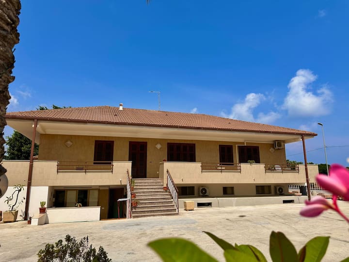 Base Perfetta Per Esplorare La Sicilia Orientale - Augusta