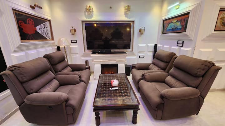 Private Party & Comfortable Luxury Living Space - Gurugram