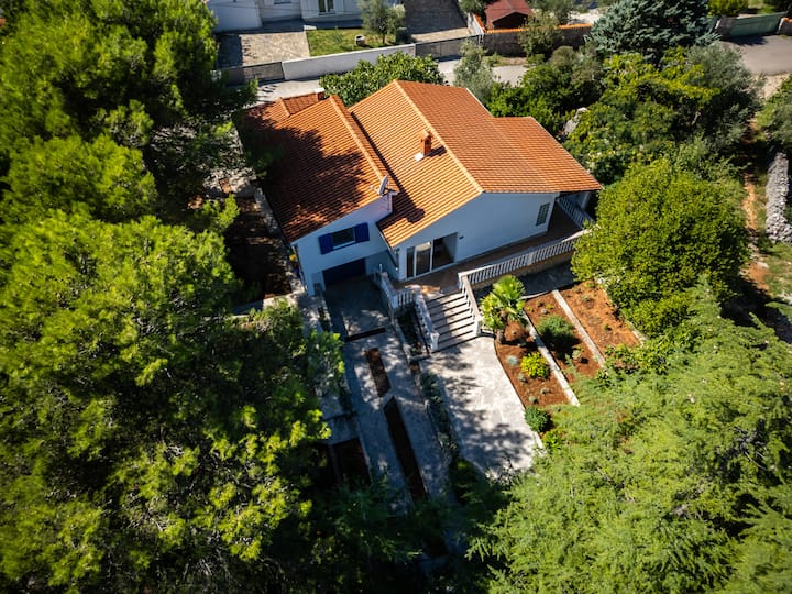 Holiday Home Bianca With Garden And Grill - Malinska