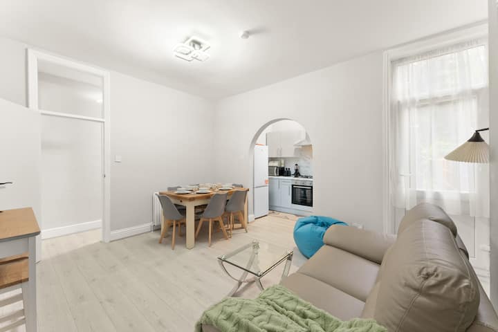 Ground Floor 3br - Parking -King Beds-near Stadium - Winchester, VA