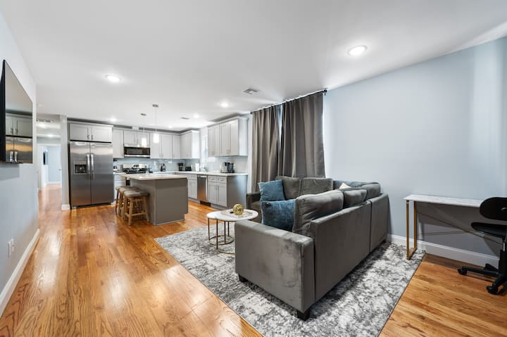 Spacious 3br/2ba W/ King Bed Near Transit & Park - East Rutherford