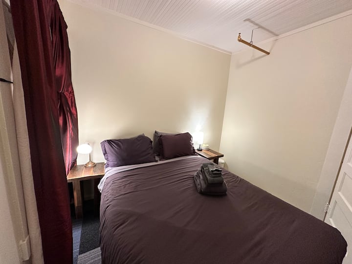 Private Room And Bath In Historic Hotel, Wrh Hotel - Truckee, CA