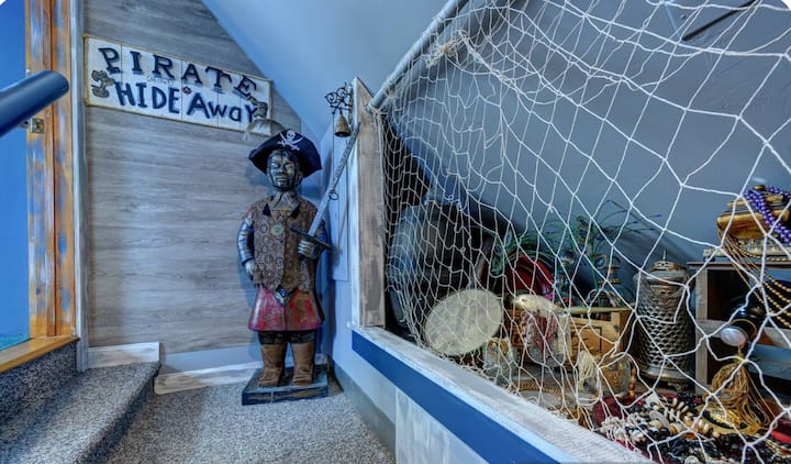 Pirate's Hideaway On The Nubble! - York