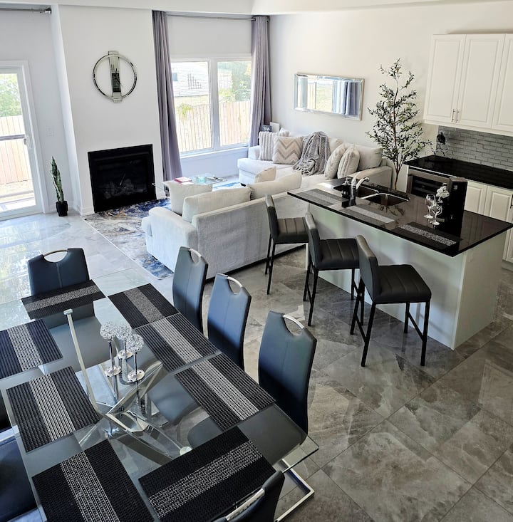 Mantie By The Bay - Sand Banks