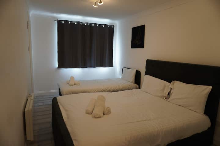 Group Stay 4-bedroom - Free Parking - Glasgow