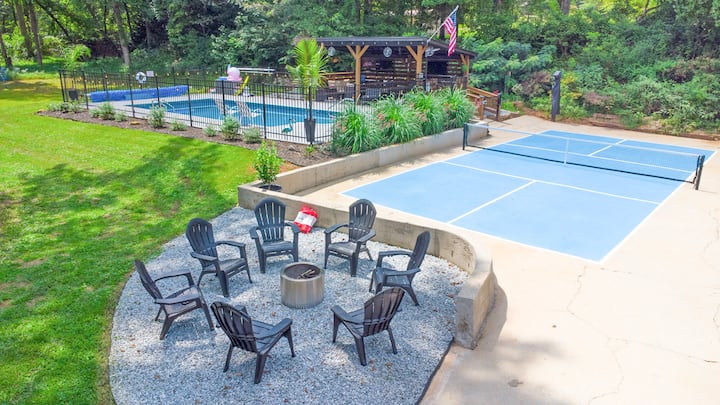 Pickleball, Ping-pong, King Beds, Bonfire Nights! - Greer, SC