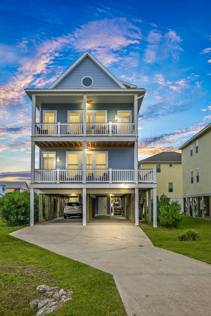 *New* Salty Surfrider | 3 Min Walk To The Beach - Carolina Beach, NC