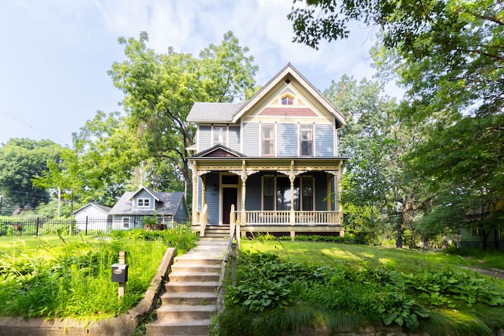 The Historic Bender House - Des Moines, IA