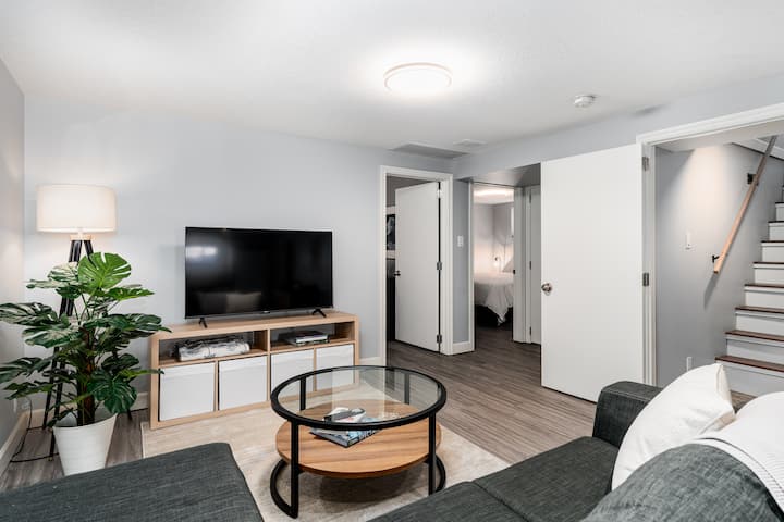 White Spruce - Rogers Place 10 Mins- Wem 20 Mins - Edmonton, Canada
