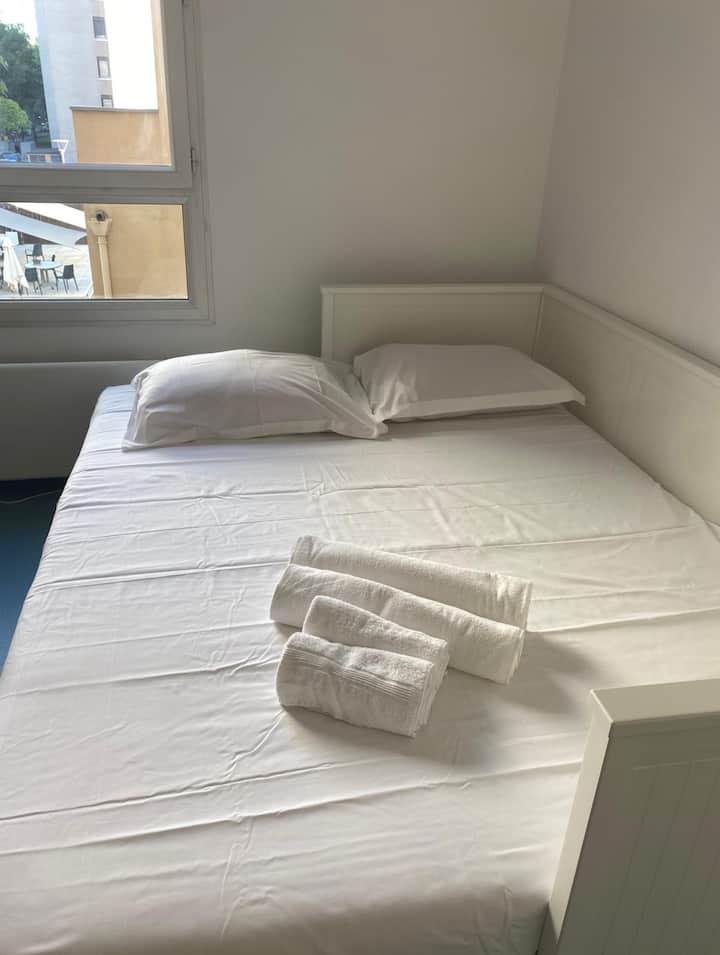 Studio Lyon 8 – Proche Métro & Facs - Bron