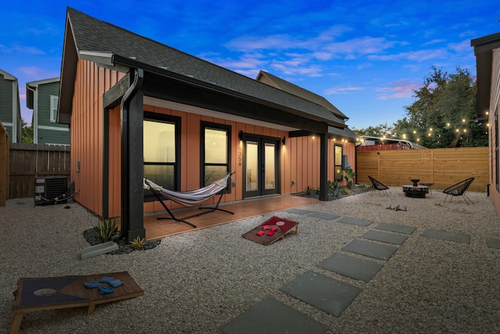 Desert Rose Tiny House - Houston, TX