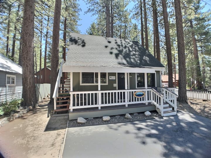 Tommy Tee's Forest Cottage: Hot Tub, Near Heavenly - South Lake Tahoe, CA
