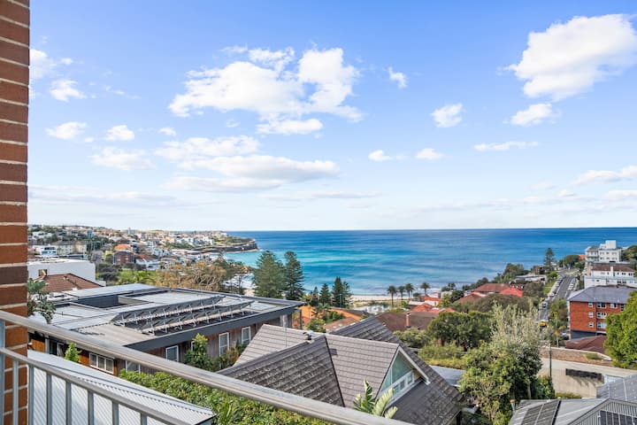Incredible Bronte Beach Views From Large Balcony - Randwick
