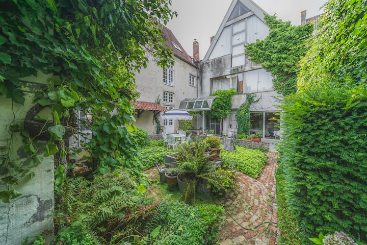 Attic Suite W/bath/stunning View - Brügge