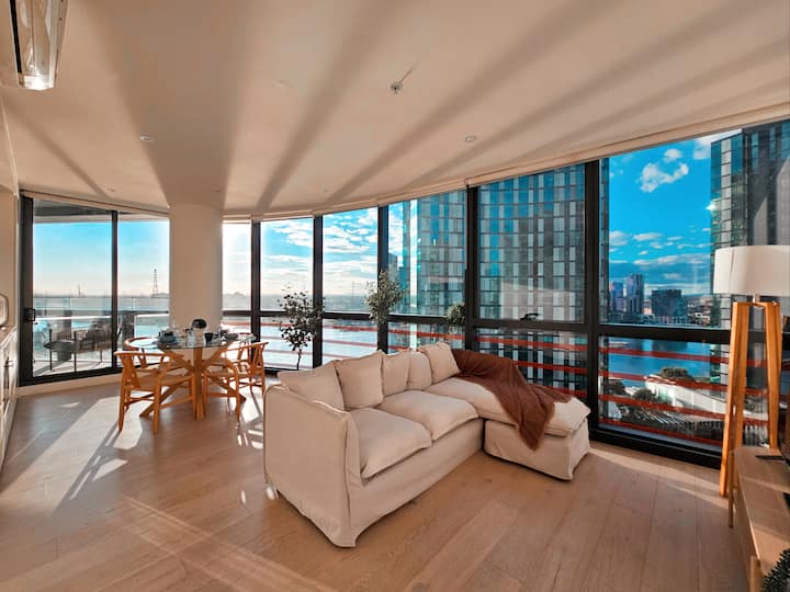Balcony River View | Free Parking | Pool, Gym - Melbourne