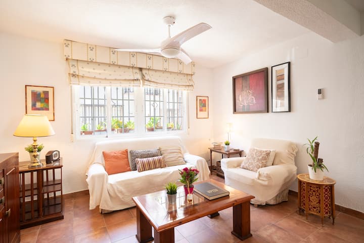 Bright House With Patio By Conference Centre - Grenade