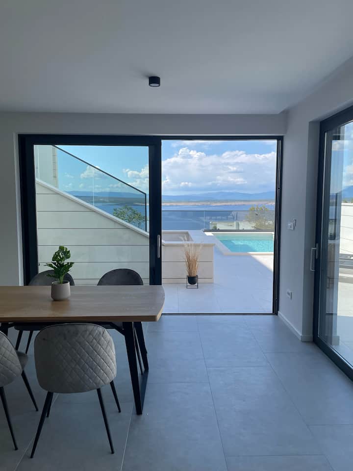 Luxurious Sea-view 2br Apartment W/ Private Pool - Crikvenica