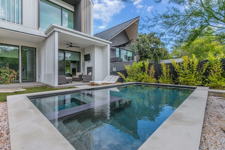 The Lunith Retreat | Luxury Stay W/ Pool & Spa - Austin, TX