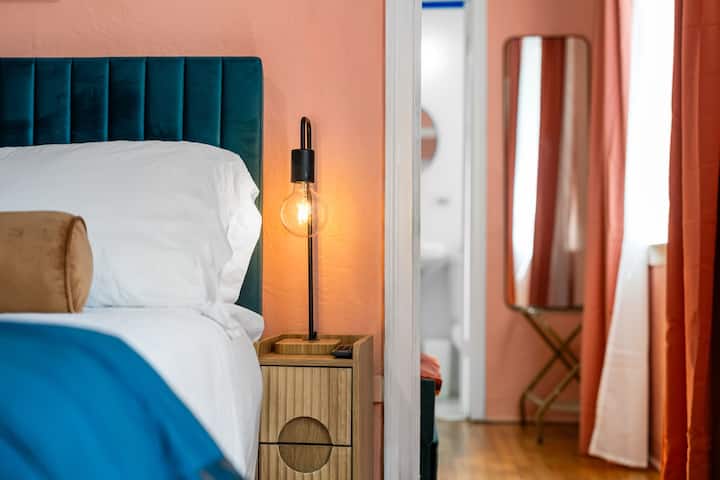 #08-09 Double King/twinbeds *Carspace Kitchenette - Miami Beach, FL