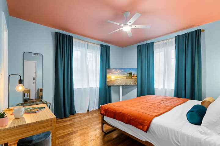 #04 Art-déco Bldg Corner-unit Kingsize Steps>beach - North Miami, FL