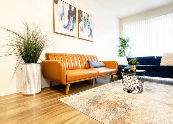 Stylish 2-bedroom Getaway | Pool & Secure Parking - Marina del Rey, CA