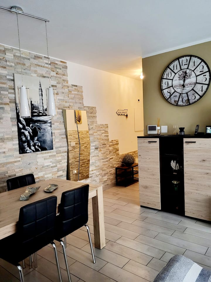 Varese Prime - Private Apartment A/c· Free Parking - Varèse