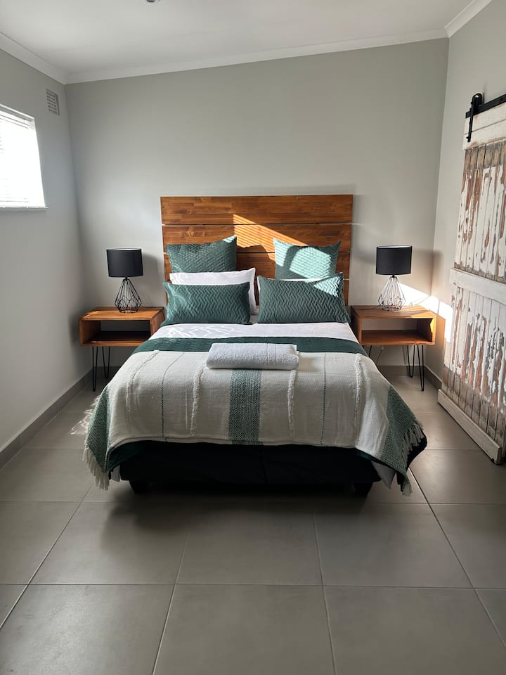 Luxurious Private Cottage In Irene Village - Centurion