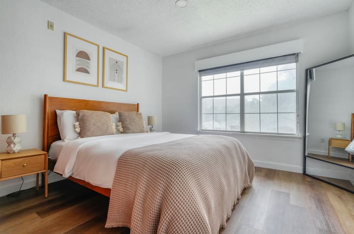 King Bed Suite (1bd/1bh) - Austin, TX
