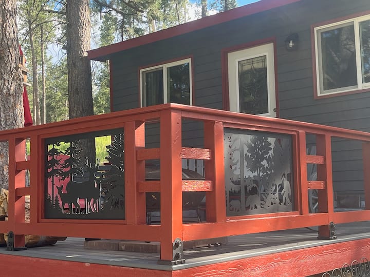 Two Room Rustic Cabin - Custer, SD