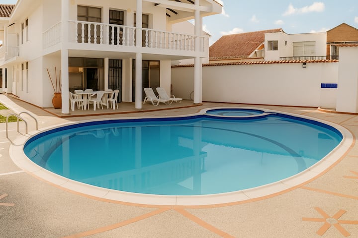 Paraíso Familiar: 4 Hab, Piscina, 9 Camas - Anapoima