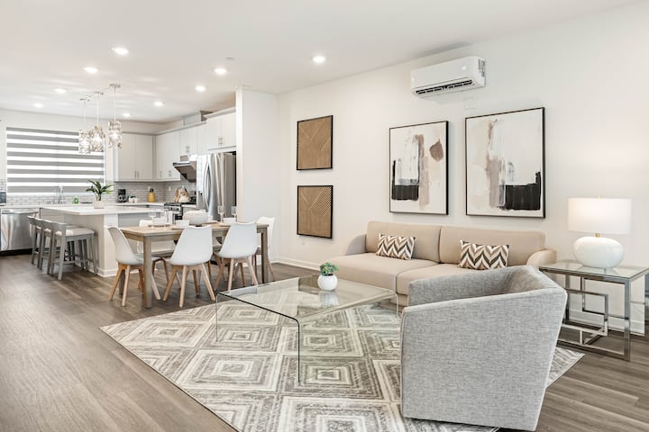 Modern Townhouse Near Disneyland & Oc Beaches - Covina, CA