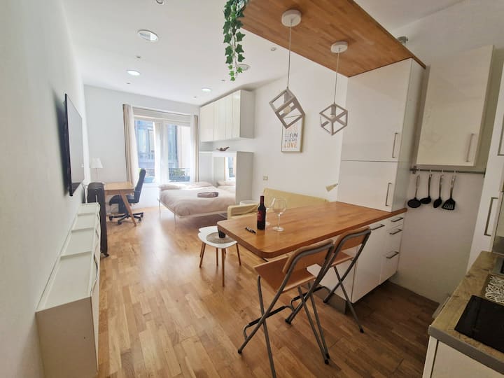 Estupendo Estudio En Pleno Centro De Madrid - Chueca